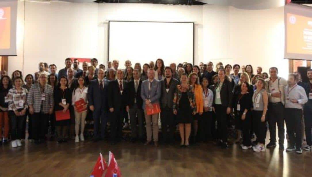 Milli Eğitim Bakan Yardımcısı Petek Aşkar, İzmir'de